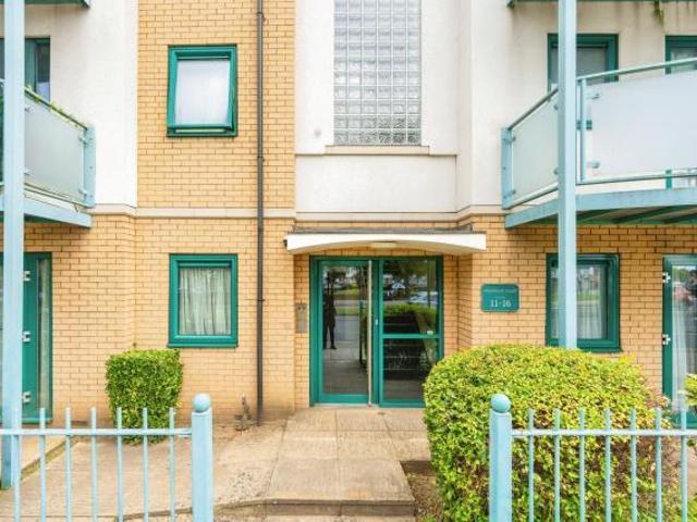 Monarchs Court, Harrow, HA2 2 bed flat to rent £1,975 pcm £456 pw