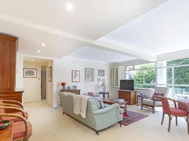 Monckton Court, Strangways Terrace, 2 Bedroom Apartment