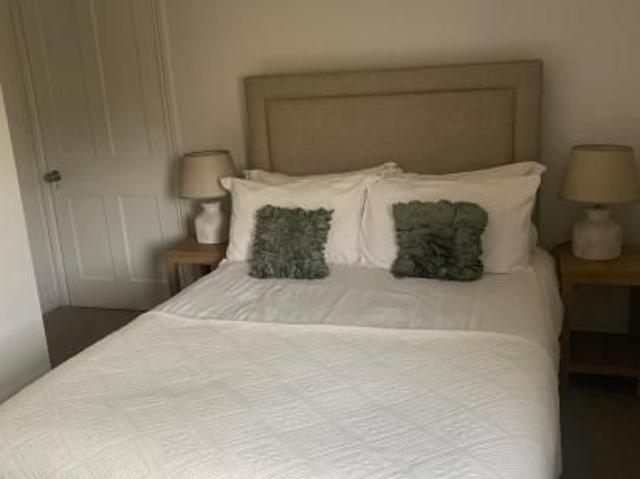 Monday to Friday let Ealing W13, close to Elizabeth Line, 12 mins to Bond St, 12 mins to Heathrow Airport