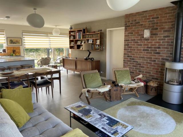 Monday to Friday working person welcome in my peaceful, friendly eco house