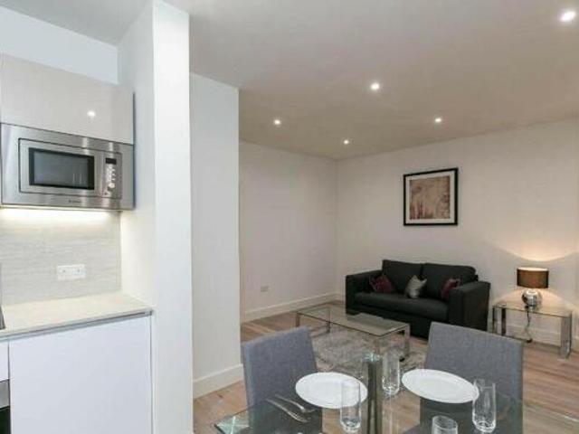 Mondial Way, Hayes, 1 Bedroom Flat