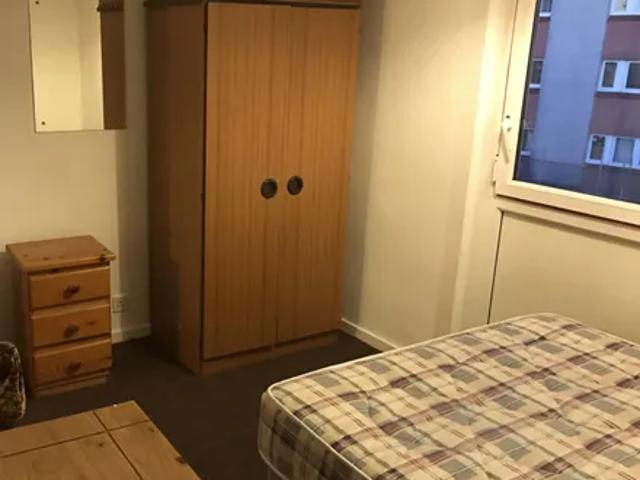 Mondragon House, Old Vicarage, 49 Guildford Road, Stockwell Park, London, SW8 2DF, United Kingdom | Room for rent #154590032 | Rentberry