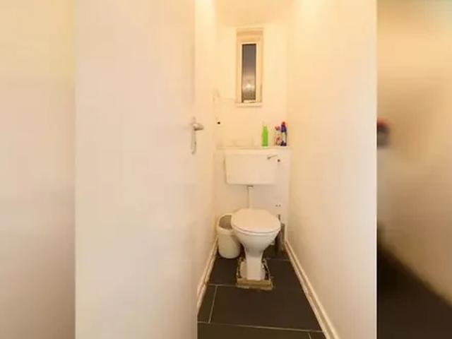 Mondragon House, Old Vicarage, 49 Guildford Road, Stockwell Park, London, SW8 2DF, United Kingdom | Room for rent #167386579 | Rentberry
