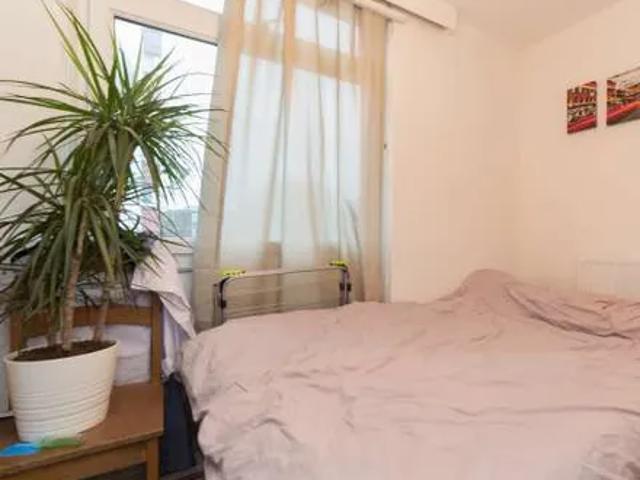 Mondragon House, Old Vicarage, 49 Guildford Road, Stockwell Park, London, SW8 2DF, United Kingdom | Room for rent #167482687 | Rentberry