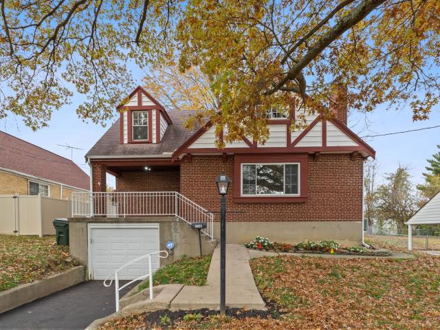 Monfort Heights Beautifully Renovated 3 bed, 2.5 bath Home!