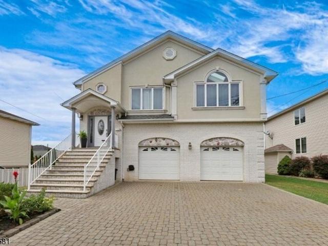 Monhegan St, Clifton, Home For Sale