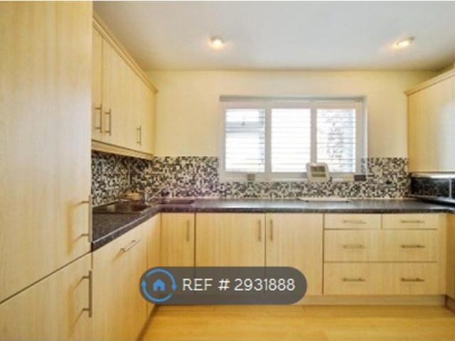 Monica Court, Enfield EN1, 2 bed flat to rent, £2,000 pcm | PrimeLocation