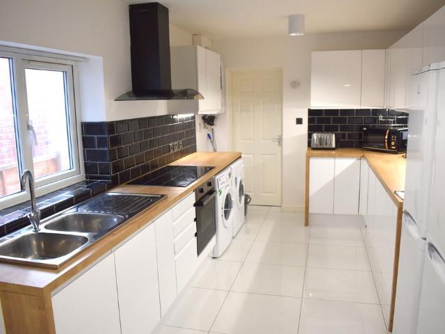 Monica Grove, Fallowfield, Manchester 5 bed terraced house to rent £3,034 pcm £700 pw