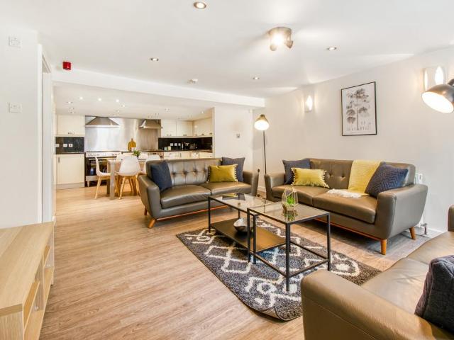 Monk Bridge Terrace, Leeds 8 bed house to rent £4,160 pcm £960 pw