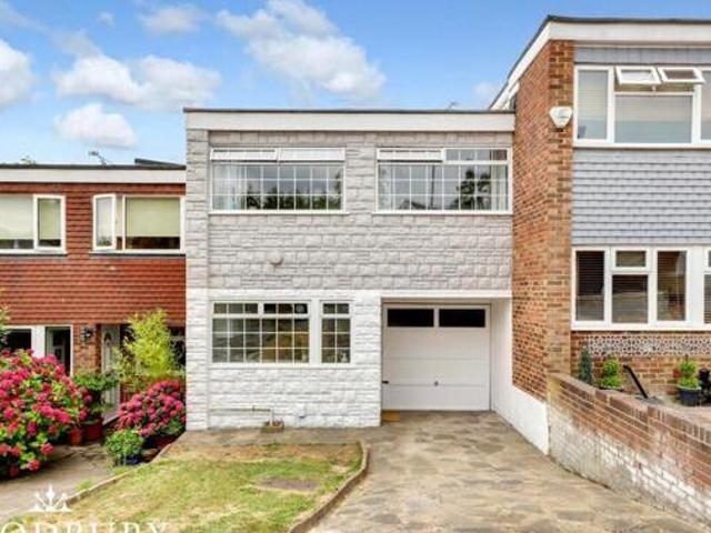 Monkchester Close, Loughton, 3 Bedroom Terraced