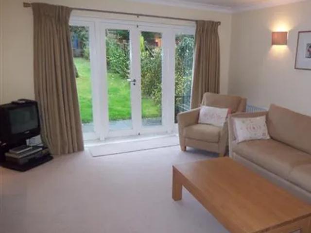 Monkham's Avenue, London, IG8 0HA, United Kingdom | 4 bed house for rent #139401728 | Rentberry