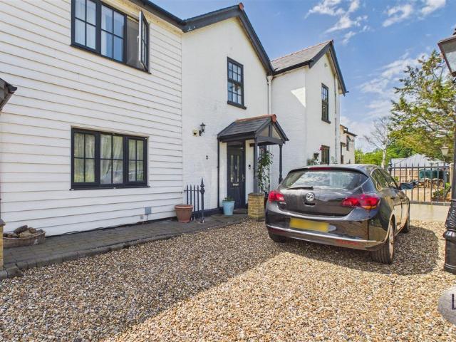 Monkhams Cottage, Aimes Green EN9, 2 bed property to rent, £1,800 pcm | PrimeLocation