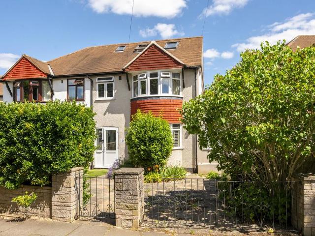 Monkleigh Road, Morden, SM4 4 bed semi detached house to rent £3,995 pcm £922 pw