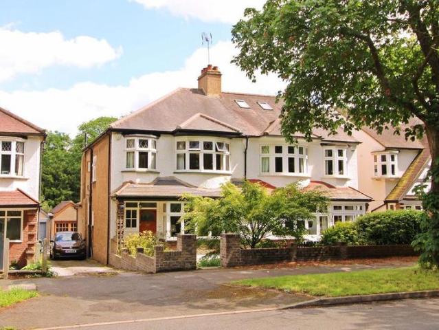 Monks Orchard Road, Beckenham, BR3 3 bed semi detached house f.