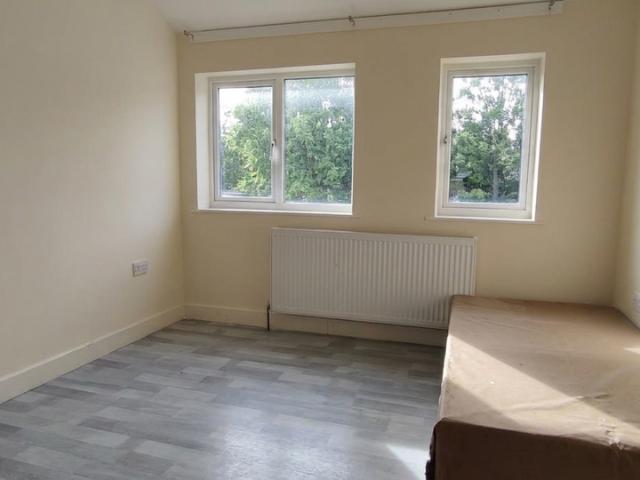 Monks Park, London HA9, Room to rent, £850 pcm | PrimeLocation