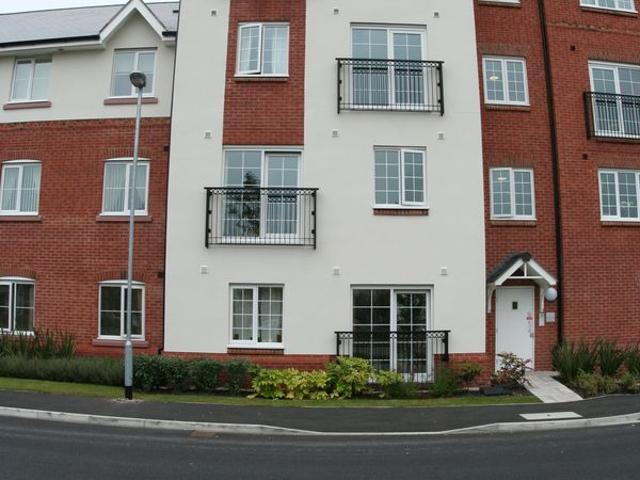 Monks Place, Warrington WA2, 2 bed flat to rent, £850 pcm | PrimeLocation