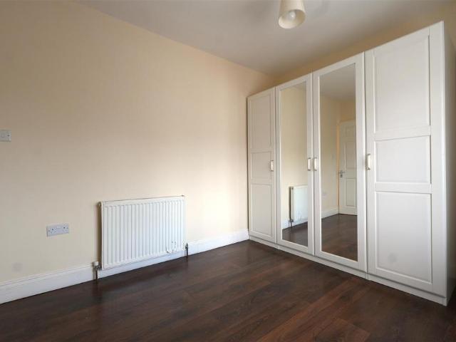 Monksfield Way, Slough 3 bed terraced house to rent £1,950 pcm £450 pw