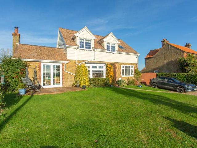 Monkshill Road, Hernhill, Faversham. 4 bed detached house to rent £2,400 pcm £554 pw