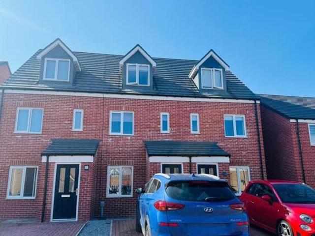 Monkshood Drive, Bramble Rise, 3 Bedroom House