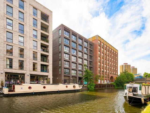 Monkwood Way, London E3 2 bed flat to rent £3,000 pcm £692 pw