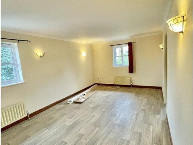 Monkwood Close, Romford RM1, 2 bed flat to rent, £1,650 pcm | PrimeLocation