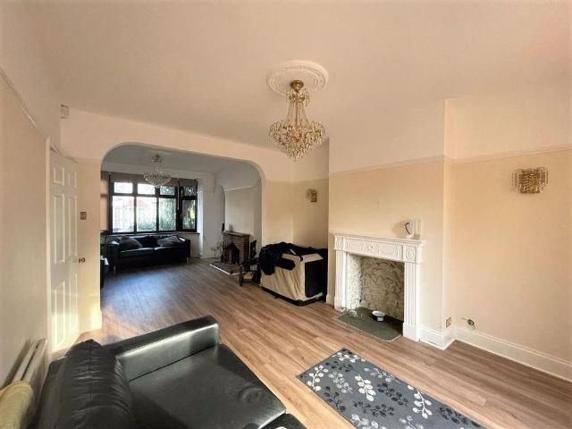 Monmouth Avenue, London E18, 6 bed property to rent, £3,600 pcm | PrimeLocation