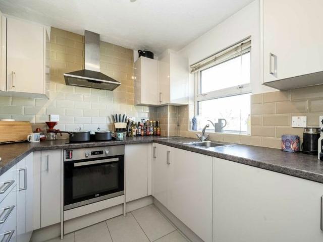 Monmouth Close, W4, London