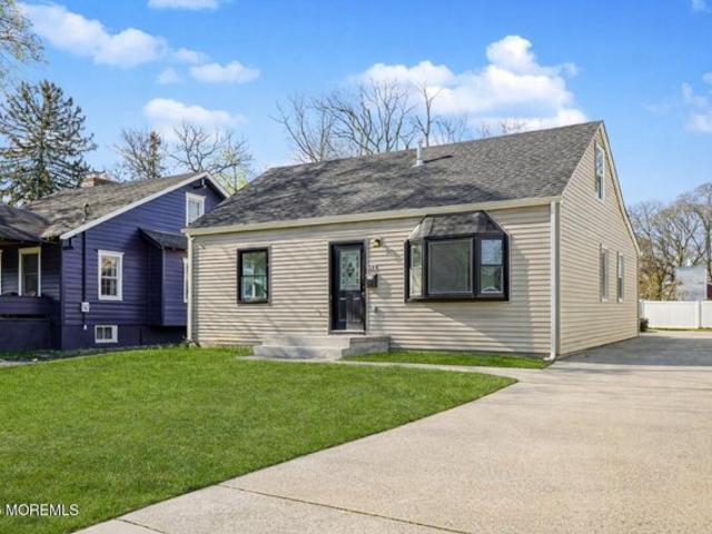 Monmouth Rd, Oakhurst, Home For Sale