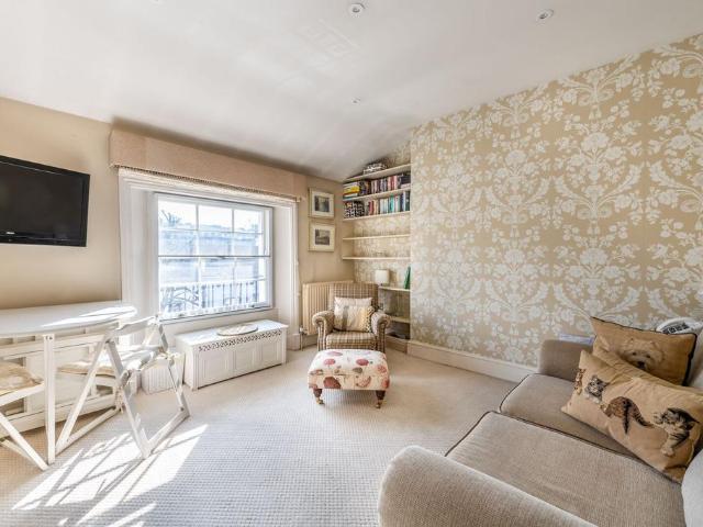 Monmouth Road, Westbourne Grove. 1 bed flat to rent £2,817 pcm £650 pw