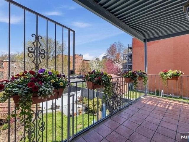 Monmouth St Unit,jersey City, Condo For Sale