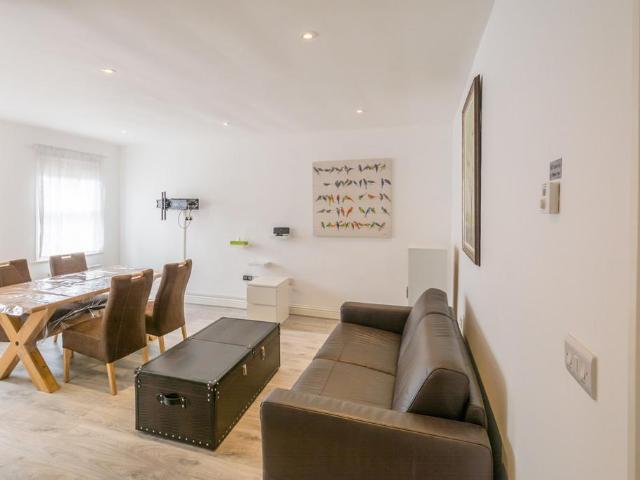 Monmouth Street, Bath 1 bed apartment to rent £1,600 pcm £369 pw