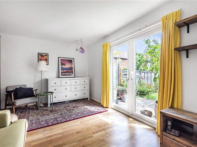 Monnow Road, London, SE1 3 bed terraced house to rent £2,850 pcm £658 pw