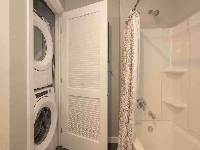Monogram Apartments Studio Apartment for Rent at 421 25th St, Oakland, CA 94612 Northgate Waverly