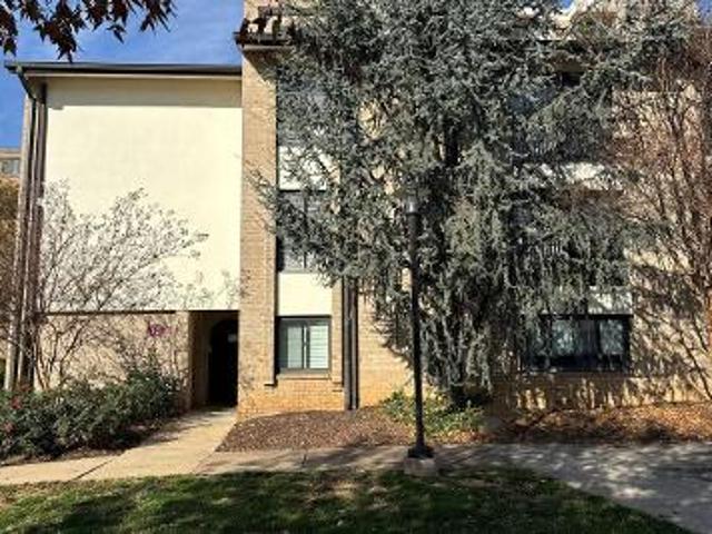 Monroe St Apt 201