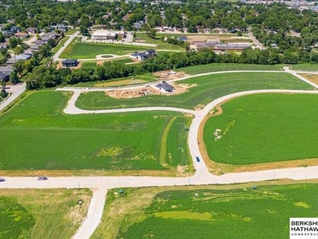 Monrovia Ests Lot 19, Papillion, NE 68046