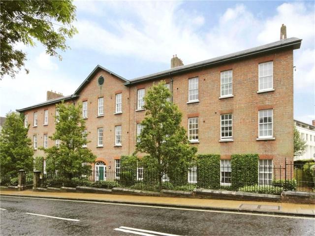 Mons Court, Winchester, Hampshire SO23, 2 bed flat to rent, £1,700 pcm | PrimeLocation