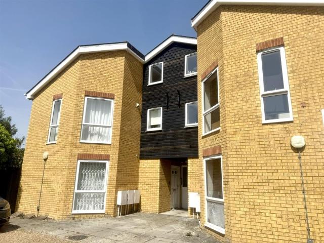 Monson Road, Redhill RH1, 1 bed flat to rent, £1,450 pcm | PrimeLocation
