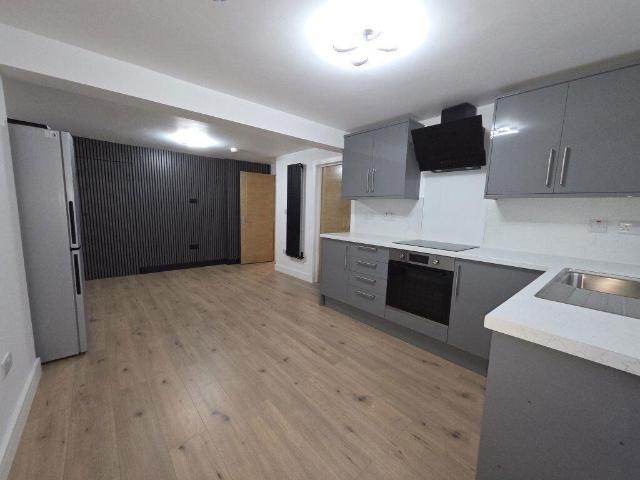 Moody Road, Headington, OX3 2 bed flat to rent £2,000 pcm £462 pw