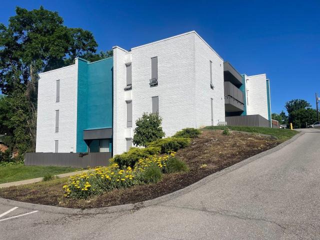 Moon Flats Apartments 1 Bedroom Apartment for Rent at 408 Sharon Rd, Carnot Moon, PA 15108 Coraopolis
