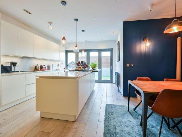 Moonlight Drive, Dulwich, London, SE23 3 bed end of terrace house to rent £4,000 pcm £923 pw