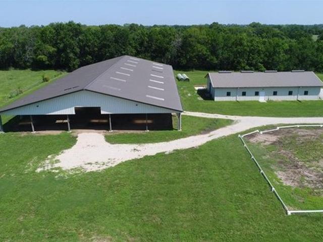 Moonlight Rd, Spring Hill, KS 66083