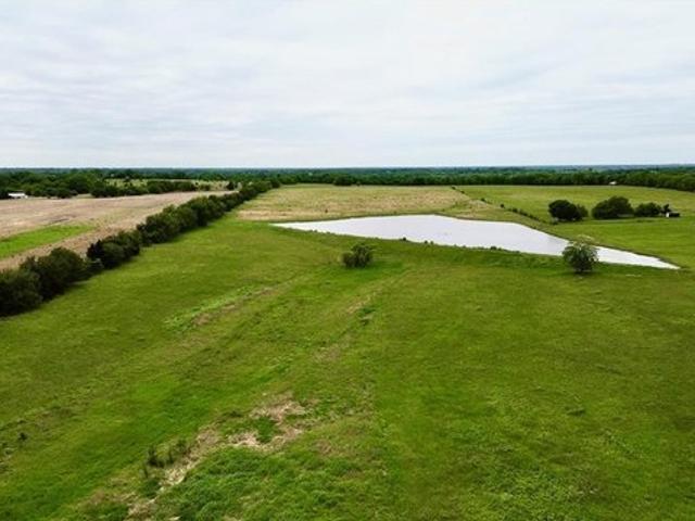 Moonlight Rd, Spring Hill, KS 66083