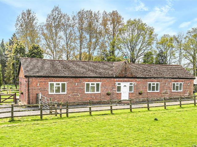 Moons Lane, Dormansland, Lingfield, Surrey RH7, 3 bed bungalow to rent, £2,750 pcm | PrimeLocation