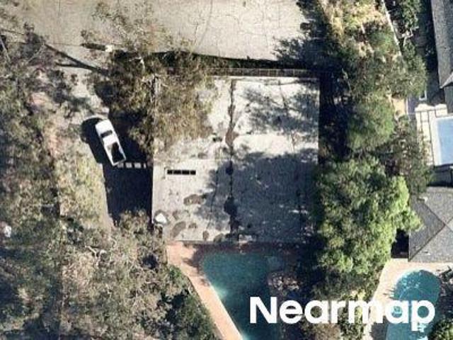 Moonridge Dr