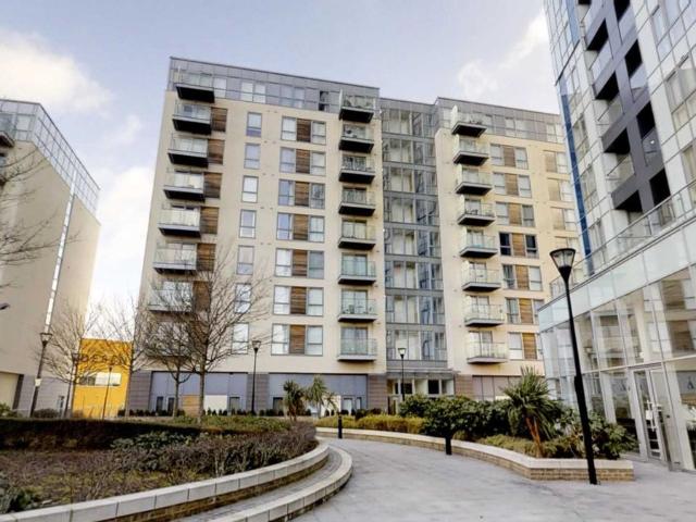 Moor End Lodge, Cotterells, Hemel Hempstead, Hertfordshire HP1, 2 bed flat to rent, £1,500 pcm | PrimeLocation