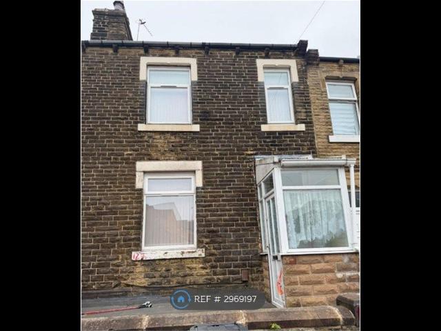 Moor End Road, Huddersfield HD4, 2 bed terraced house to rent, £650 pcm | PrimeLocation