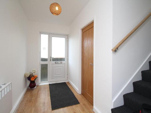 Moor Grange View, Leeds, West Yorkshire LS16, 2 bed flat to rent, £950 pcm | PrimeLocation