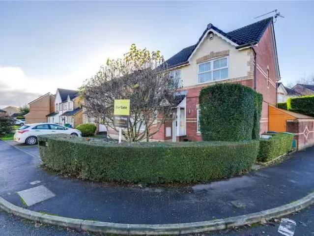 Moor King Close, St Mellons, Cardiff. 4 bed detached house for.