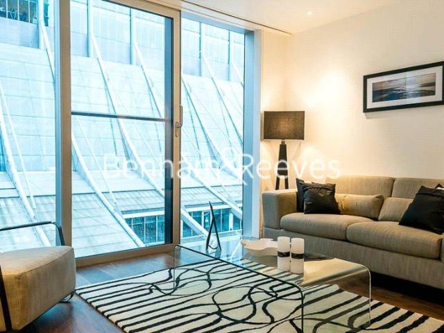 Moor Lane, London EC2Y Studio to rent £2,800 pcm £646 pw