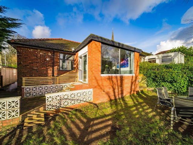Moor Lane, Salford M7, 2 bed detached bungalow to rent, £1,300 pcm | PrimeLocation